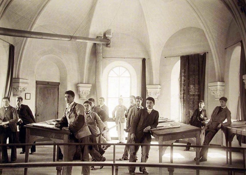 L’Ecole normale – AMAE